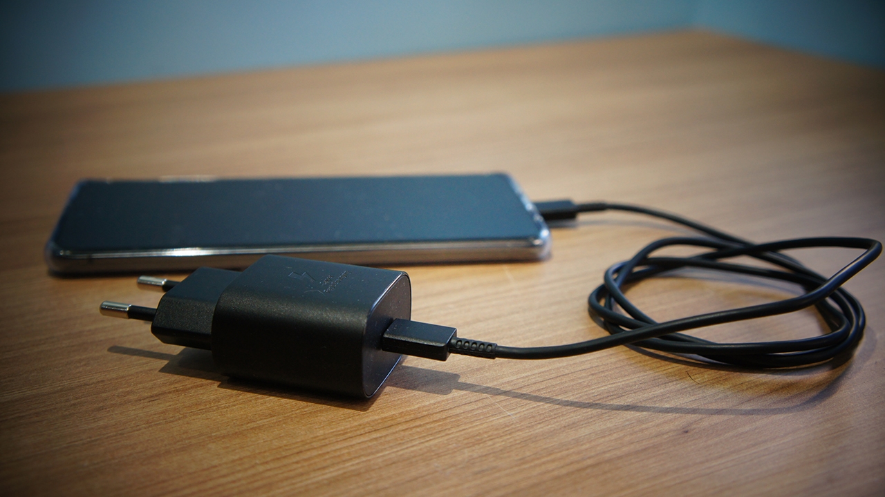 Os 13 melhores carregadores de celulares em 2025 - Guia dos Periféricos