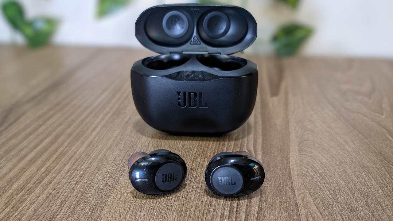 Review JBL Tune 125TWS: um fone simples, mas competente - Guia dos ...