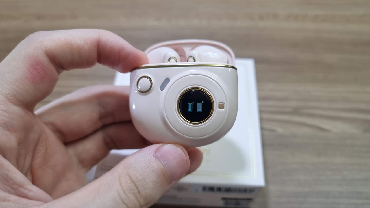 Review Edifier TO-U2 Mini: um fone com tela OLED no estojo - Guia dos Periféricos